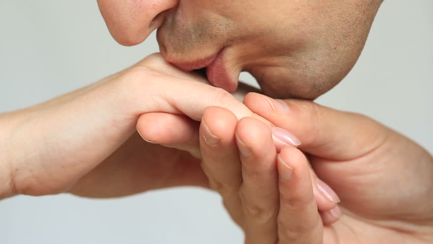 Beso vuestra mano – Mirandodesdelpuente